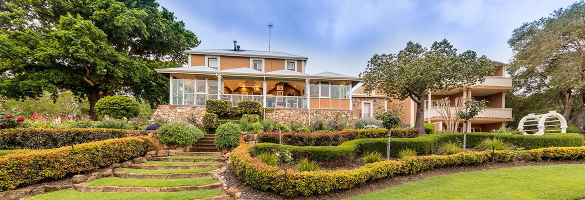 Home - Grand Mercure Basildene Manor